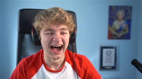 Tommyinnit On Twitter Dantdm Come Back Dan Laugh With Us Dan It