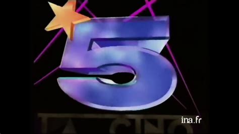 Anchor Womans Top Falls On Live Tv Enf