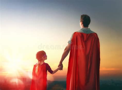 Vater Und Seine Tochter Stockbild Bild Von Umarmung 71633369