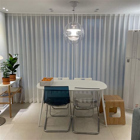 차르르한 실루엣이 매력적인 하우셀 셀프 인테리어 노하우 및 증강현실 가구배치 앱