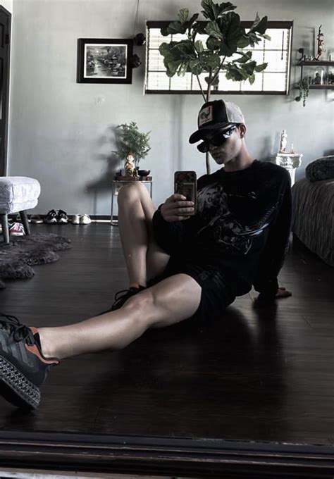 Hot Damn Those Legs… R Smoothlegs