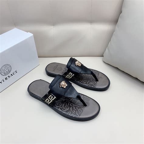 เรียบง่ายและสวยงาม，ผู้ชายคนใหม่ของ Versace Flip Flop Shopee Thailand