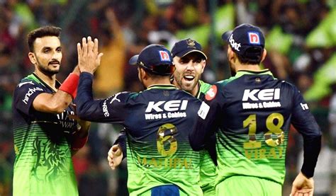 Bengaluru Rcb Bowler Harshal Patel With Teammates Celebrate A Dismissal