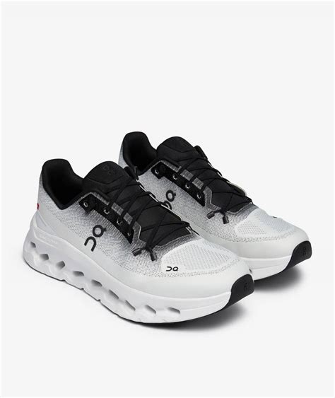 On Cloudtilt En Color Svd