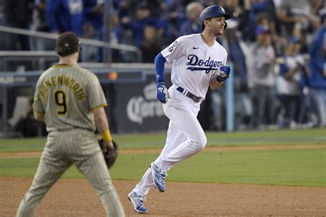 Mlb Twitter Reacts To Trea Turner Reportedly Turning Down The San Diego