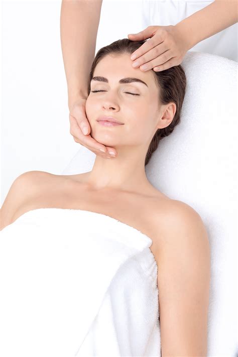 Guinot Gommage Douceur Et Modelage Relaxant 90 Min La Roche Sur Yon Missb2b