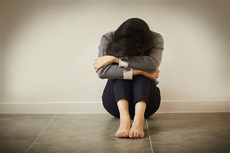 ‘마음 회복은 아직팬데믹에 성인 중증우울증 2배↑ 헬스경향