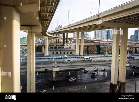 Lupu Bridge Shanghai China Banque De Photographies Et Dimages à Haute Résolution Alamy