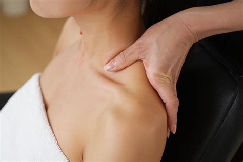 Массаж плеча плечевого сустава в Минске в медцентре НЕО