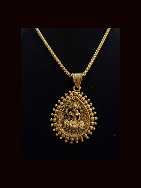 Leaf Design Pendant Set In Chain With Laxmiji Motif Odara Jewellery