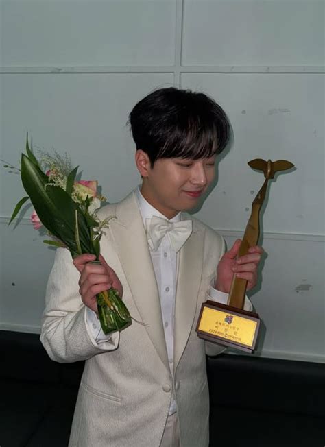 연예대상 이찬원 공영방송 Kbs에 말뚝 박나건전한 웃음 약속한다