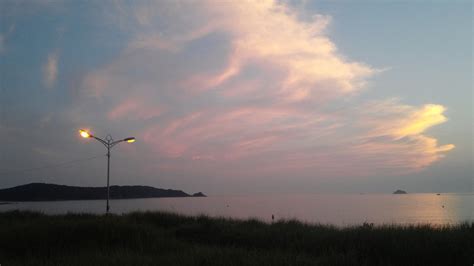 무료 이미지 바다 수평선 구름 하늘 햇빛 태양 해돋이 일몰 대초원 단 아침 바람 새벽 분위기 황혼 선물 가을 기억 불타는 듯한 빛깔