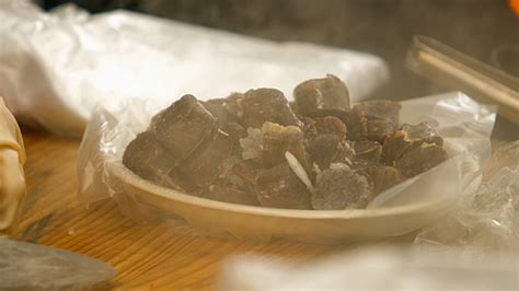 김이 모락모락 나는 연기 뒤로 담겨져 있는 순대 접시 유토이미지 상세페이지 베이직샵 사진 20495617