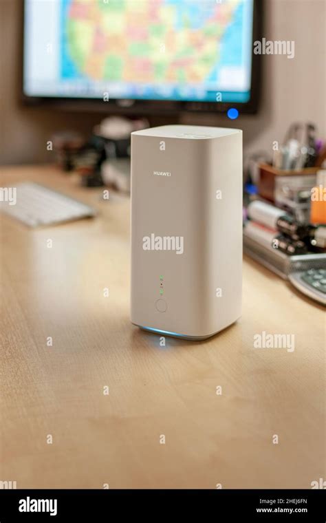 Huawei G Cpe Pro Hi Res Stock Photography And Images Alamy