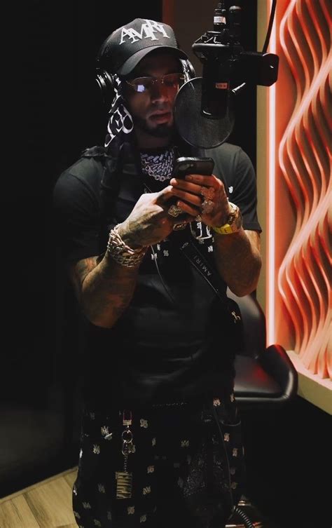 Pin By Cezs On Anuel 🔥 Latin Artists Rapper Reggaeton