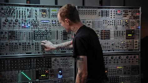 Experimenting With Modular Synths Deadmau5 Teaches Electronic Music