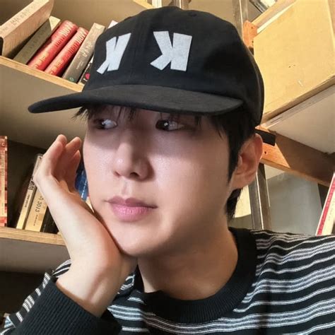 다들 오늘 하루 열심히 살았어 난 오늘 시간 정도 일했어 업무 신규 고객 명 컨설팅 신규 고객 명 CS응대 기존 고객 온라인 코디 제작