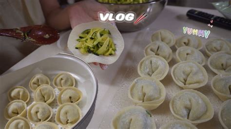 Sub집밥 요리 브이로그다시 돌아온 호박만두의 계절그런데 망함😂😅떡국유부롤고추장삼겹살콩나물어묵찜건새우마늘쫑볶음 만들어 먹는 2인 가구 집밥 일상 먹방 브이로그