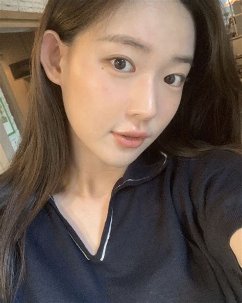 Pin oleh Robert Robert di Selebritas di 2024 | Selebritas, Gadis ulzzang