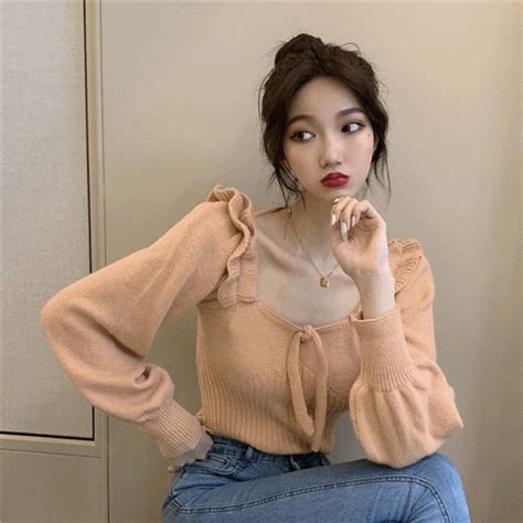 레이스 주름 백오픈 스트랩 미드 끈 어깨 소매 퍼프 브이넥 긴팔 크롭 니트 스웨터 탑 해외