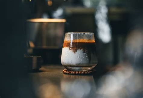 古茗上“云朵盐水鸭”，乐乐茶卖“鸭血”，这是什么产品风？ foodtalks