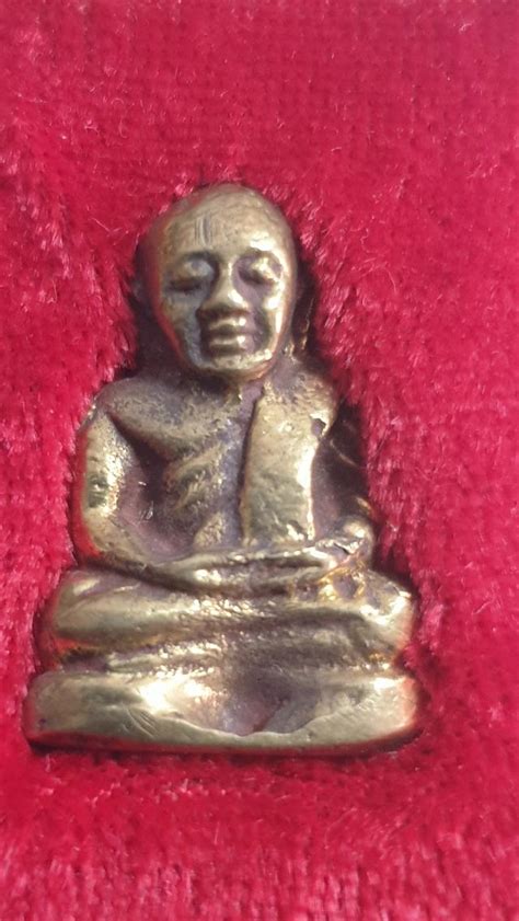 หลวงพ่อเงิน Ennxo