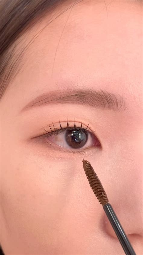 🎨 꼼나나 본점 사랑부원장 한 듯 안 한 듯 꾸안꾸🫧 ️사용제품 베이스 스킨푸드 연어컨실러 01 살몬블루밍 브로우 브이디엘 아이파인 더블 엣지 아이브로우