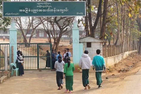 ၂၀၁၃ ခုနှစ်၊ တက္ကသိုလ်ဝင်စာမေးပွဲ နောက်ဆုံးနေ့ ဇီဝဗေဒဘာသာရပ်နှင့် ဘောဂဗေဒဘာသာရပ် အေးချမ်းစွာဖ