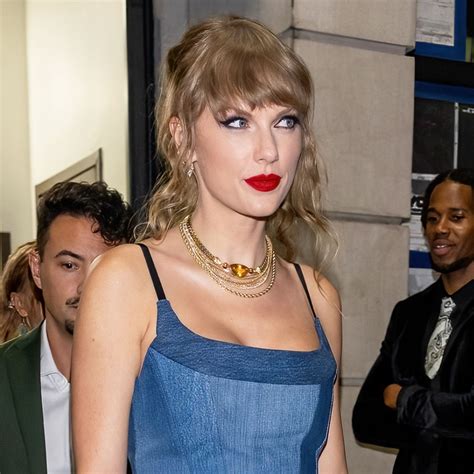 Taylor Swift Swapped Her Signature Bangs For A Deep Side Part Marie Claire