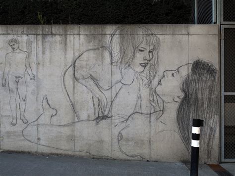 Cahier caché dessins érotiques et ou pornographiques