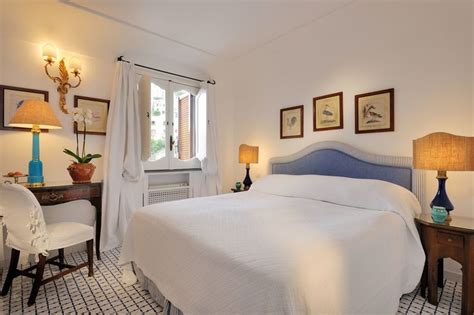 Le Sirenuse Hotel Review White Bedspreads Room Separate Living Room