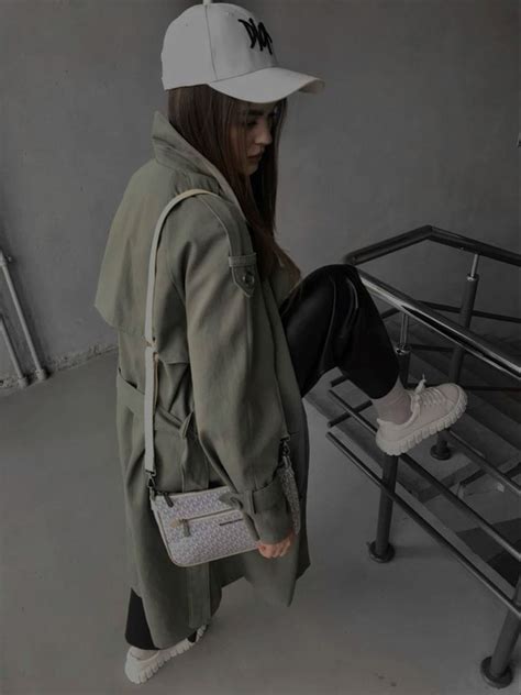 Тренч Хаки