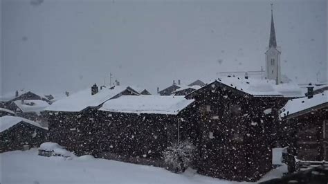 ქალი ტიროდა გარეთ კი თოვდა Youtube