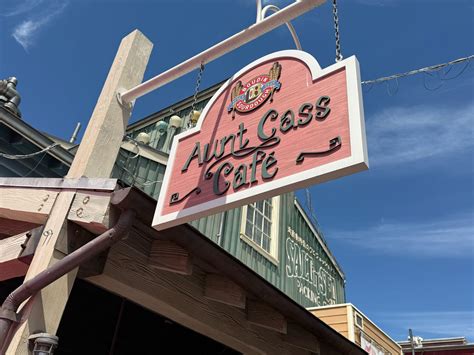 Aunt Cass Cafe Serves New Chicken Pot Pie Soup Caramel Apple Bread
