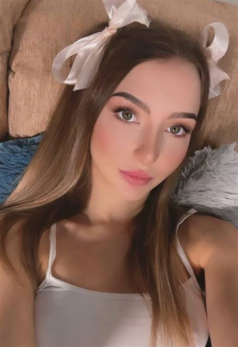Would You Show Me Off To Your Friends R Palebeauties