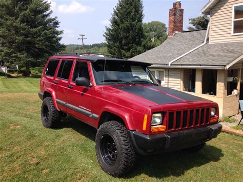 My 99 Xj Build With 2 Lift And 30s Jeep Cherokee Pinterest