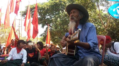 Dvb သပိတ္ေမွာက္ေက်ာင္းသားမ်ားကုိ ခြန္အားျဖည့္ေပးသည့္ ပန္းရဲ႕လမ္း