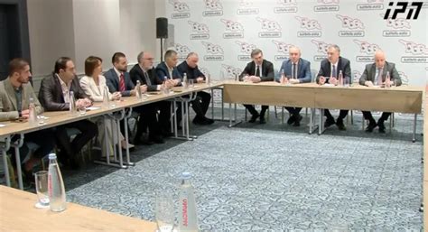 ქართულ ოცნებას კიდევ 5 დეპუტატი ტოვებს და ე წ ოთხეულს უერთდება კვირის პალიტრა