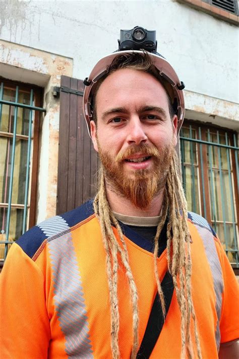 Portrait De Bastien Hydrocureur Chez Eau De Toulouse Métropole Eau De Toulouse Métropole