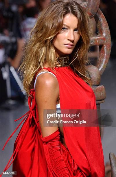 Milan Spring 2002 2003 Model Photos And Premium High Res Pictures