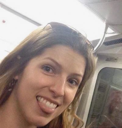 Anna Kendrick Sem Maquiagem