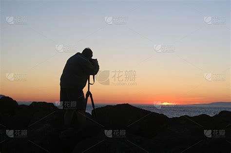 拍摄黎明的第一缕阳光