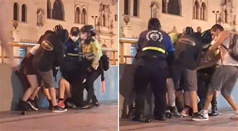 Tiktok Viral Pelea Aesthetic Protagonizada Por Jóvenes En Centro De