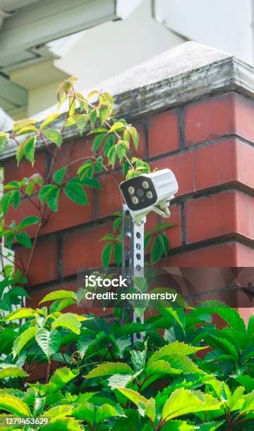 Konsep Rumah Pengawasan Dan Keselamatan Kamera Cctv Keamanan Memantau Perimeter Rumah Pribadi Di