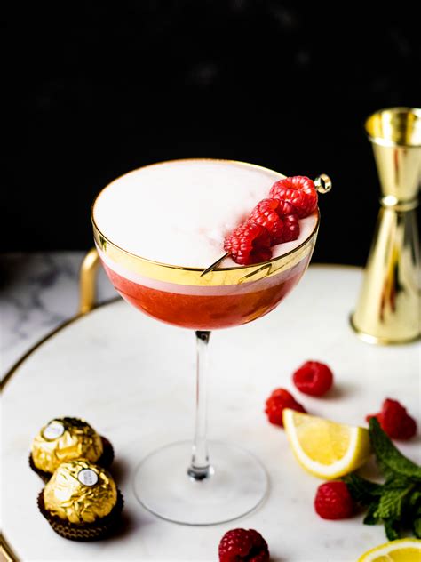 Win The Weekend With This Easy Raspberry Sour Cocktail Contessa