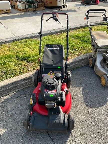 Troy-Bilt Self-Propelled Lawn Mower with Honda Engine - Hash Auctions