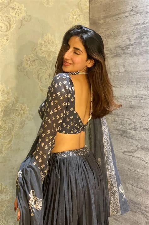 Parul Gulati Scrolller