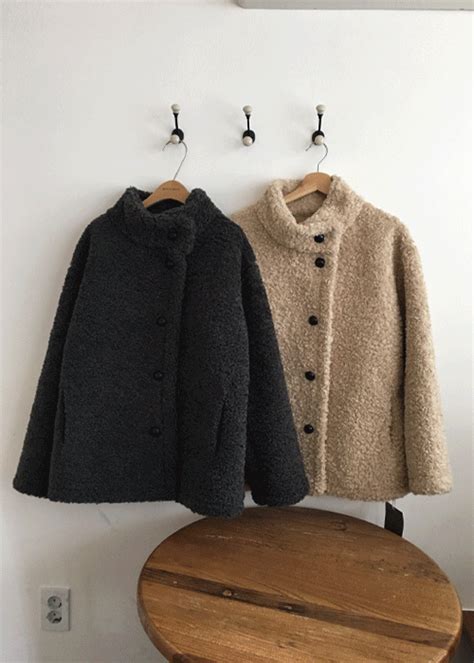 기획특가 베어 오버핏 부클 하프 코트 에이블리