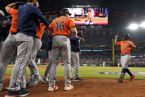 José Altuve Hits Go Ahead Homer As Astros Take 3 2 Alcs Lead Over Rangers Los Angeles Times