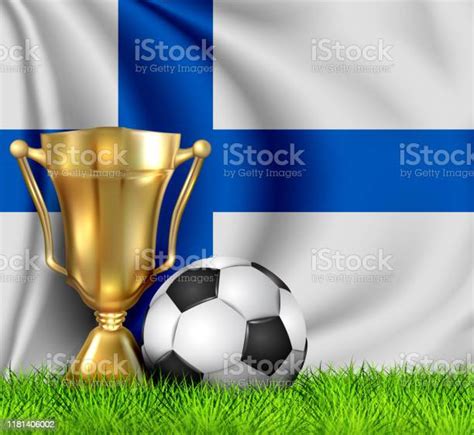 황금 현실적인 우승자 트로피 컵과 축구 공 국가 핀란드 국기에 고립 국가대표팀은 축구의 승자입니다 황금 그릇의 형태로 컵 우승자
